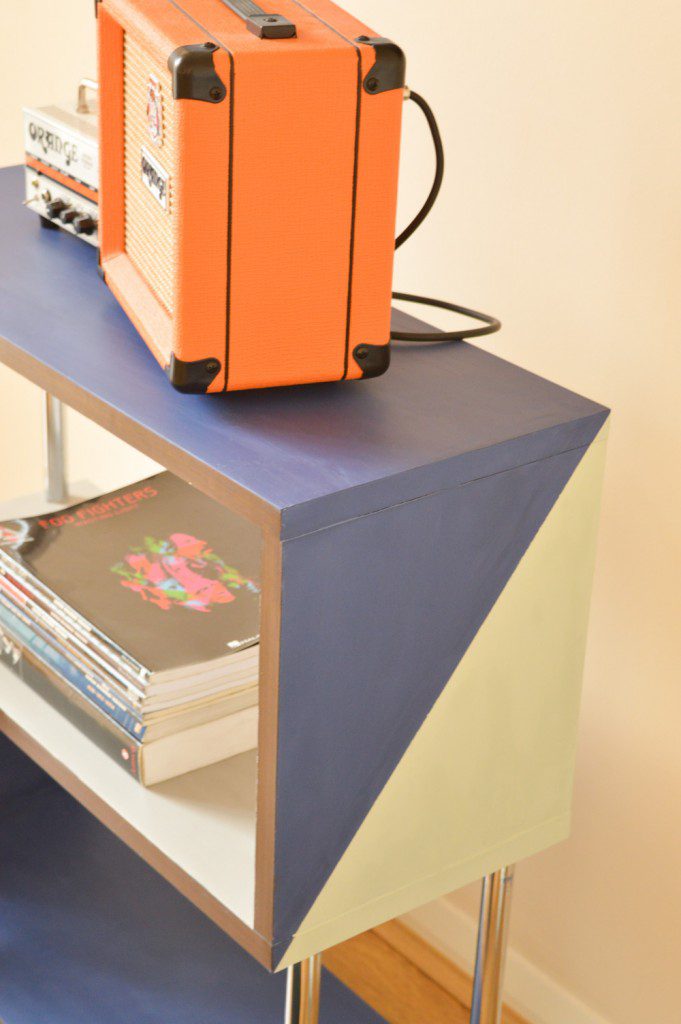 Modern Shelf Makeover with Rust-Oleum